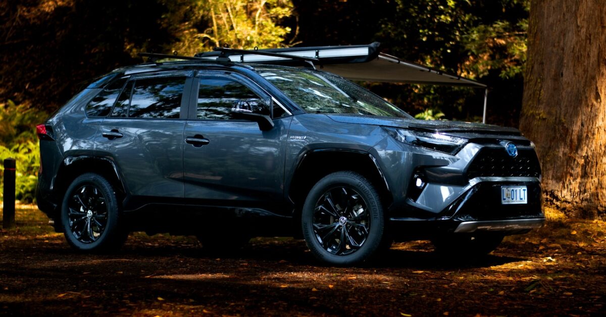 Best 5 Kayak Roof Racks For Toyota RAV4 (2025) | Kayak Manual